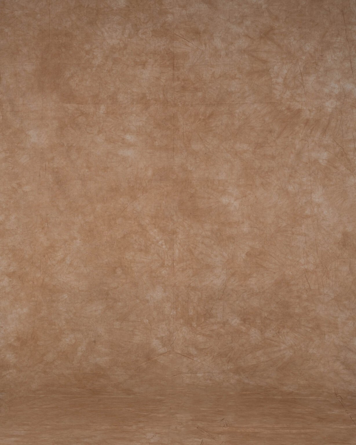 StudioFolks Crush Dyed Mottled Photography Backdrop – Tan